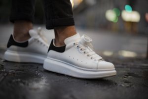 15 Best Shoes for Short Guys That Make You Look Taller & What to Avoid ...